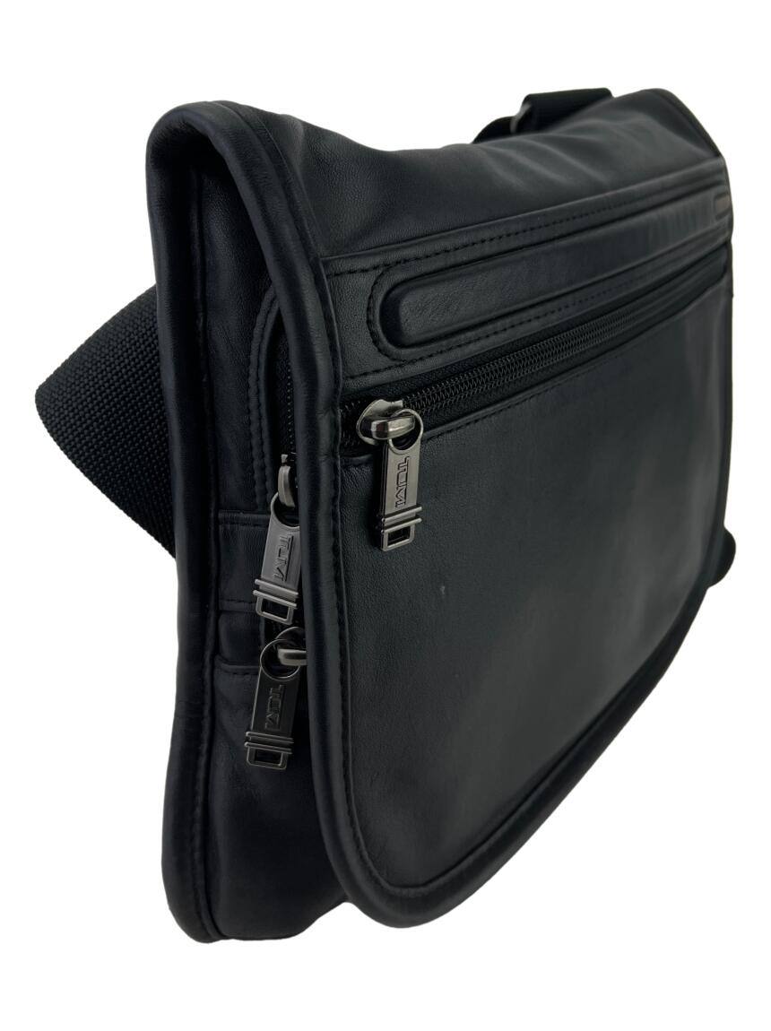 Bolsa Tiracolo Tumi Couro Preto - CFHF2 Original | Etiqueta Única