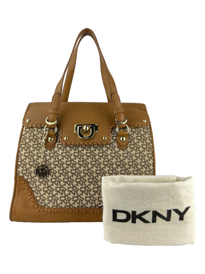 Bolsa Tote DKNY Flap Logo Marrom - COEE3 Original | Etiqueta Única