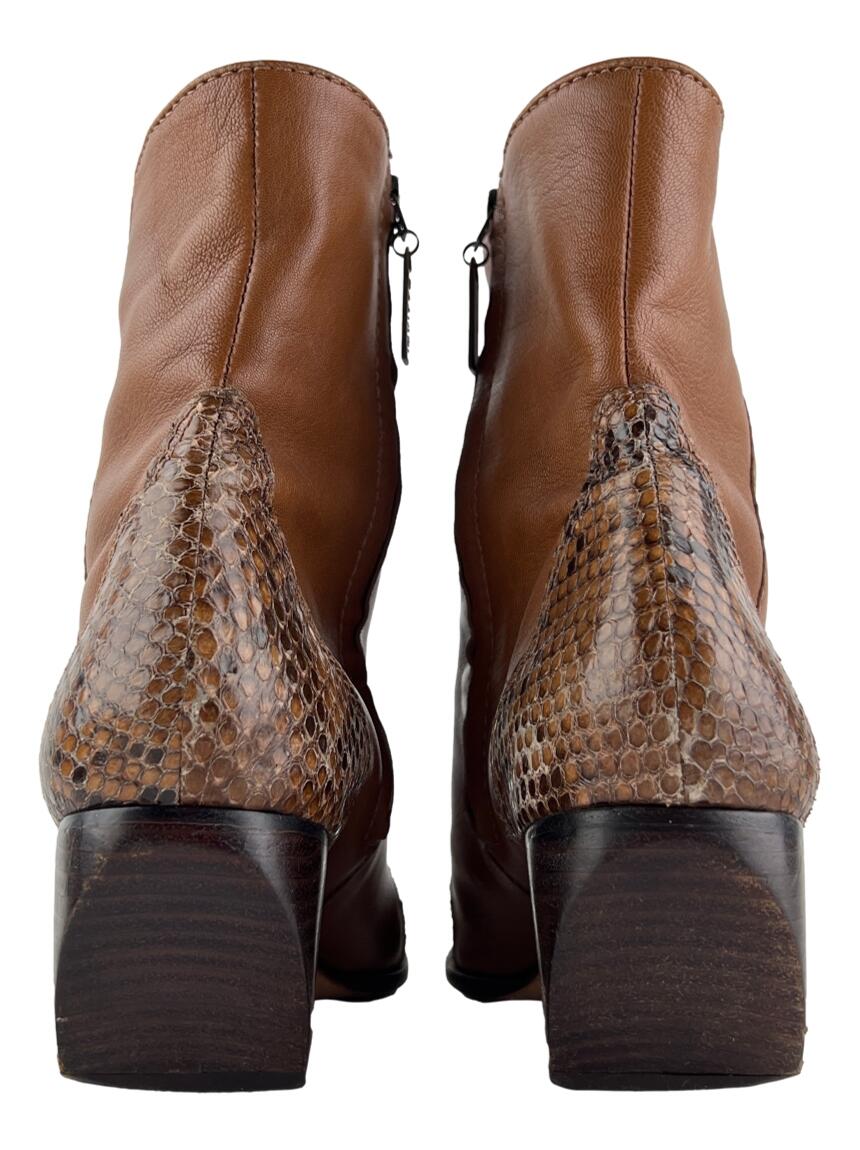 Bota Invitto Python Marrom - OAJ178 Original | Etiqueta Única