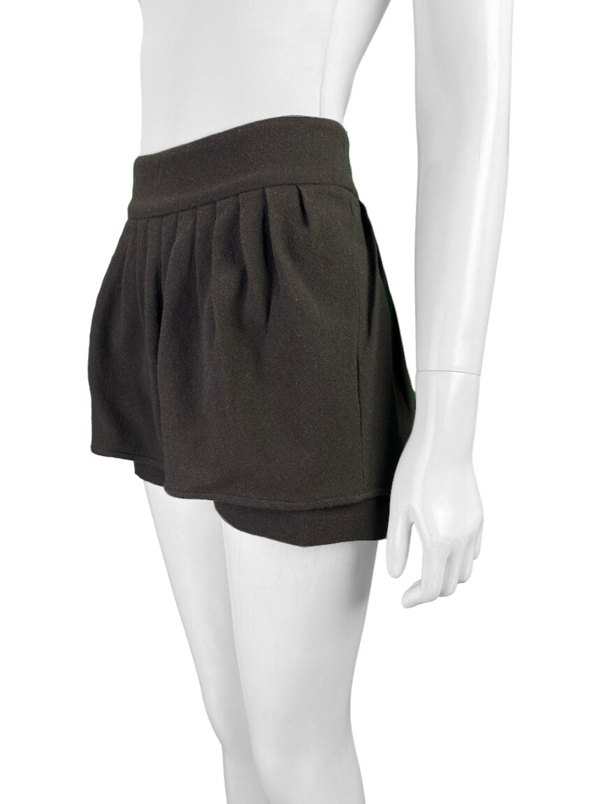 Short Paula Raia Saia Plissado Marrom Original - OOC80 | Etiqueta Única