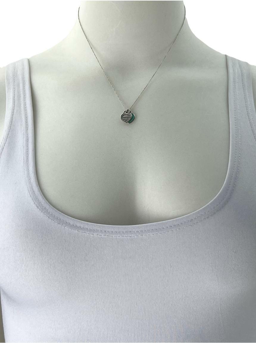 Colar Tiffany & Co Pendente Coração Duplo Mini - IOA3 Original ...