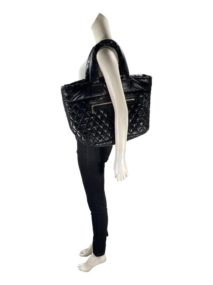 Bolsa Tote Chanel Coco Cocoon Puffer Preto - CBZP725 Original ...