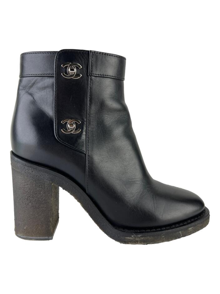 Bota Chanel Turnlock CC Preta - BJPN22 Original | Etiqueta Única