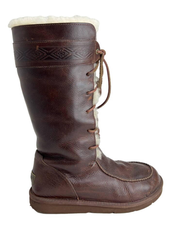 Bota UGG Couro Marrom - AWU1144 Original | Etiqueta Única