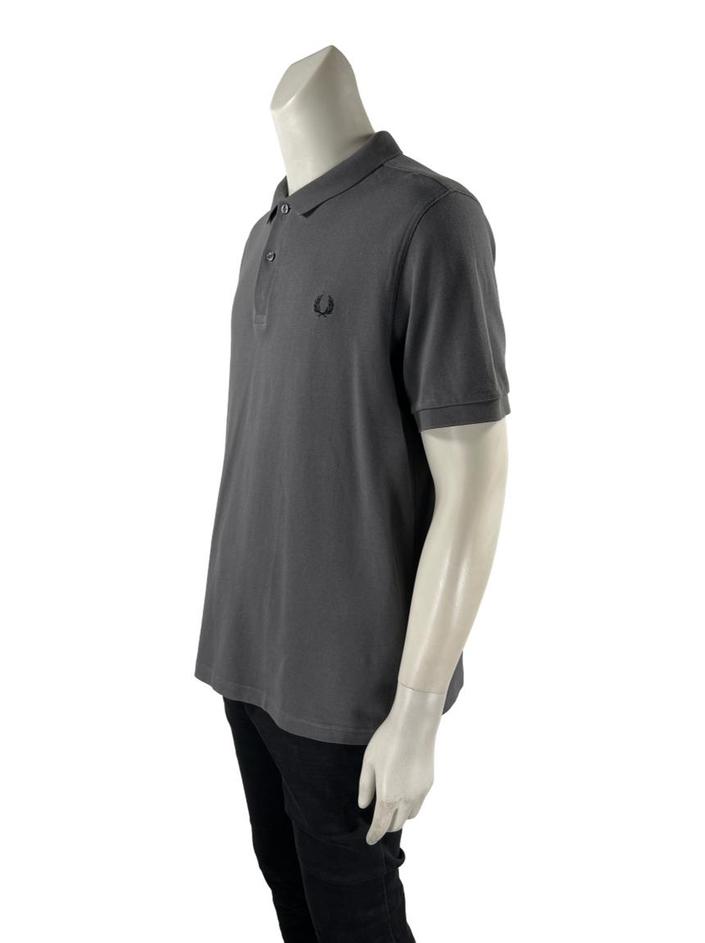 Polo Fred Perry Logo Cinza - DAWA72 Original | Etiqueta Única