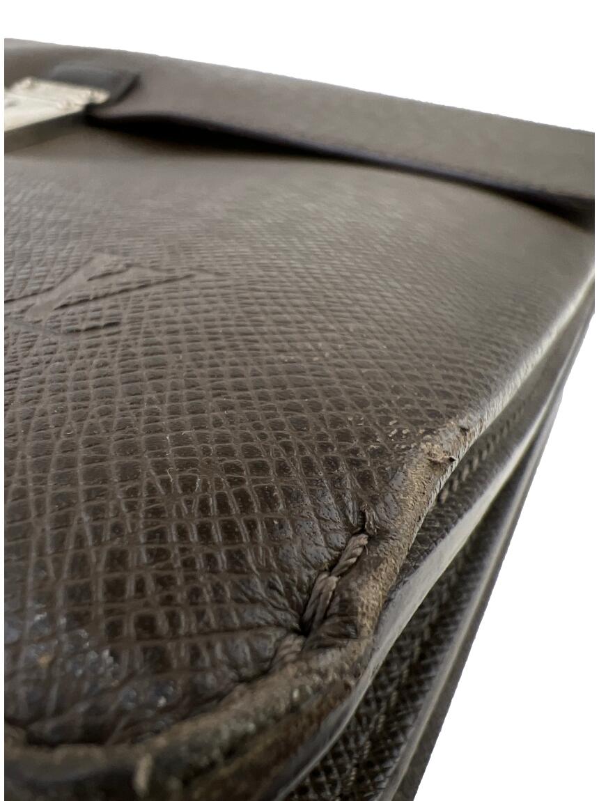 Pasta Louis Vuitton Robusto 2 Compartment Marrom - CIUF2 Original ...
