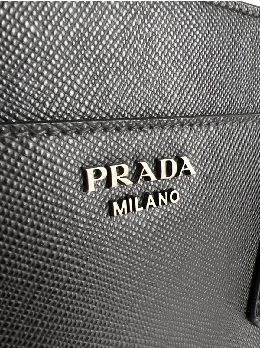 Pasta Prada Saffiano Preto - CEFI91 Original | Etiqueta Única