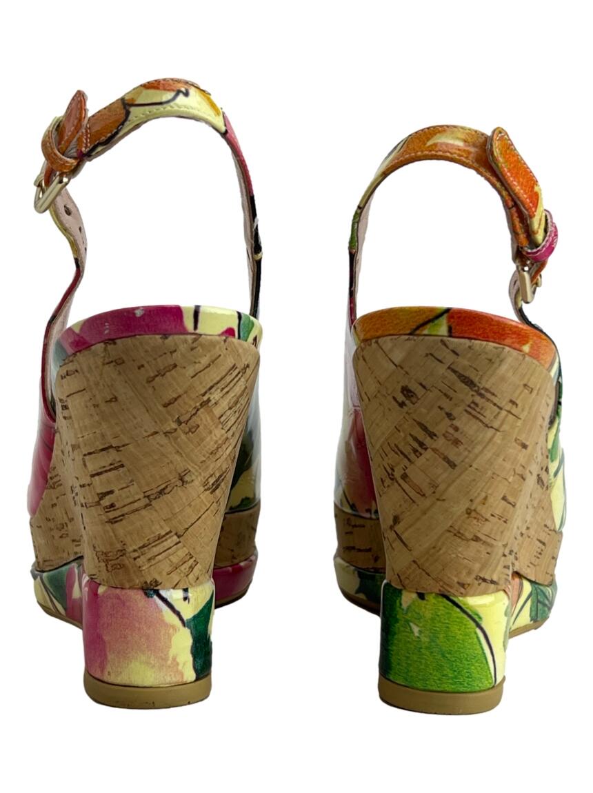 Plataforma Stuart Weitzman Jean Verniz Floral - AWU1502 Original ...