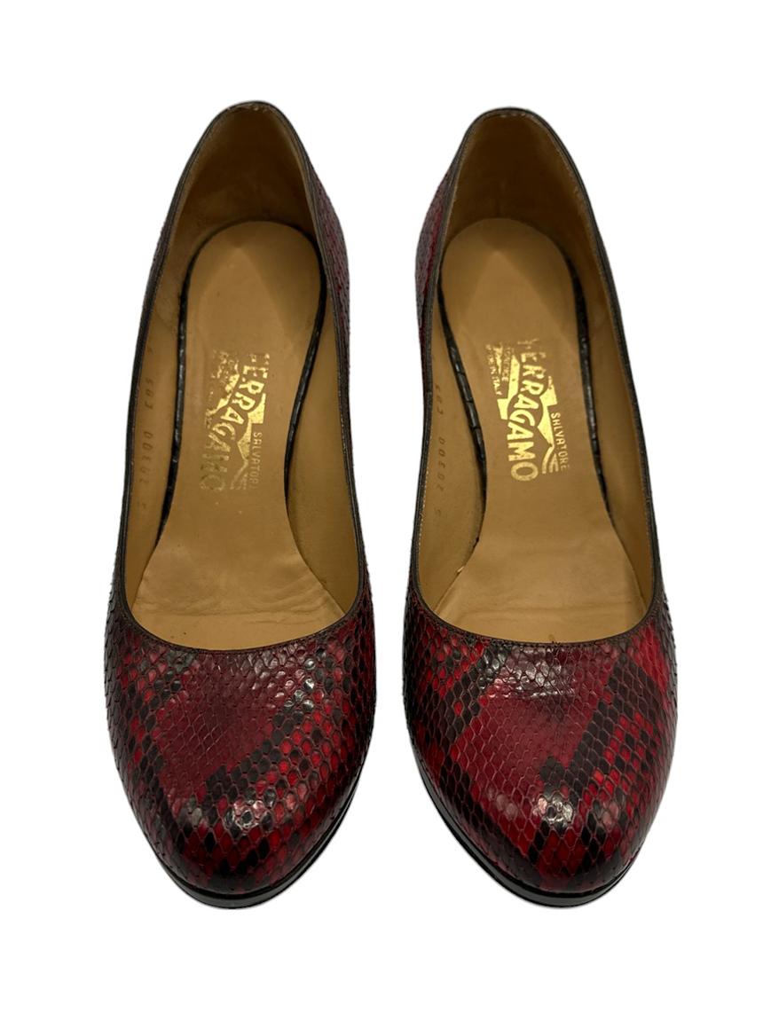 Scarpin Salvatore Ferragamo Python Vermelho - COWX10 Original | Etiqueta Única
