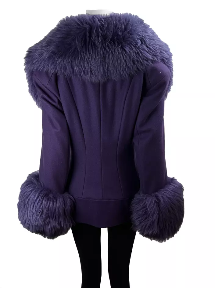 Casaco Vivienne Westwood Faux Fur Roxo - AWU2445 Original Casaco Vivienne Westwood Faux Fur Roxo - AWU2445 Original